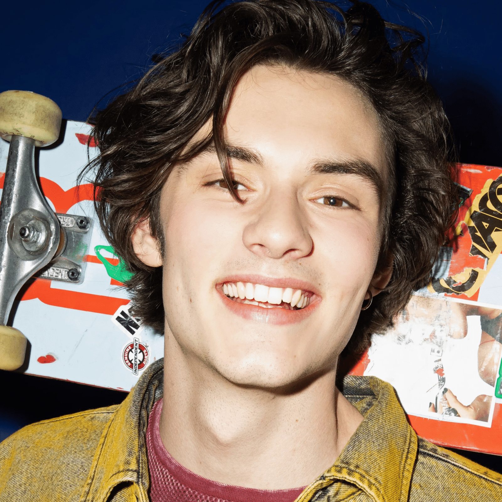 Actor Louis Partridge Wiki, Age, Height, Net Worth, Biography In 2025
