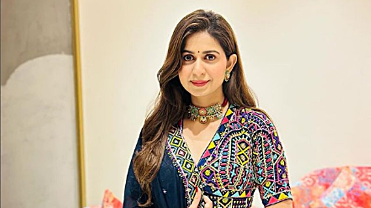 Kinjal Dave Age, Career, Husband Name, Height & Net Worth In 2025 ...