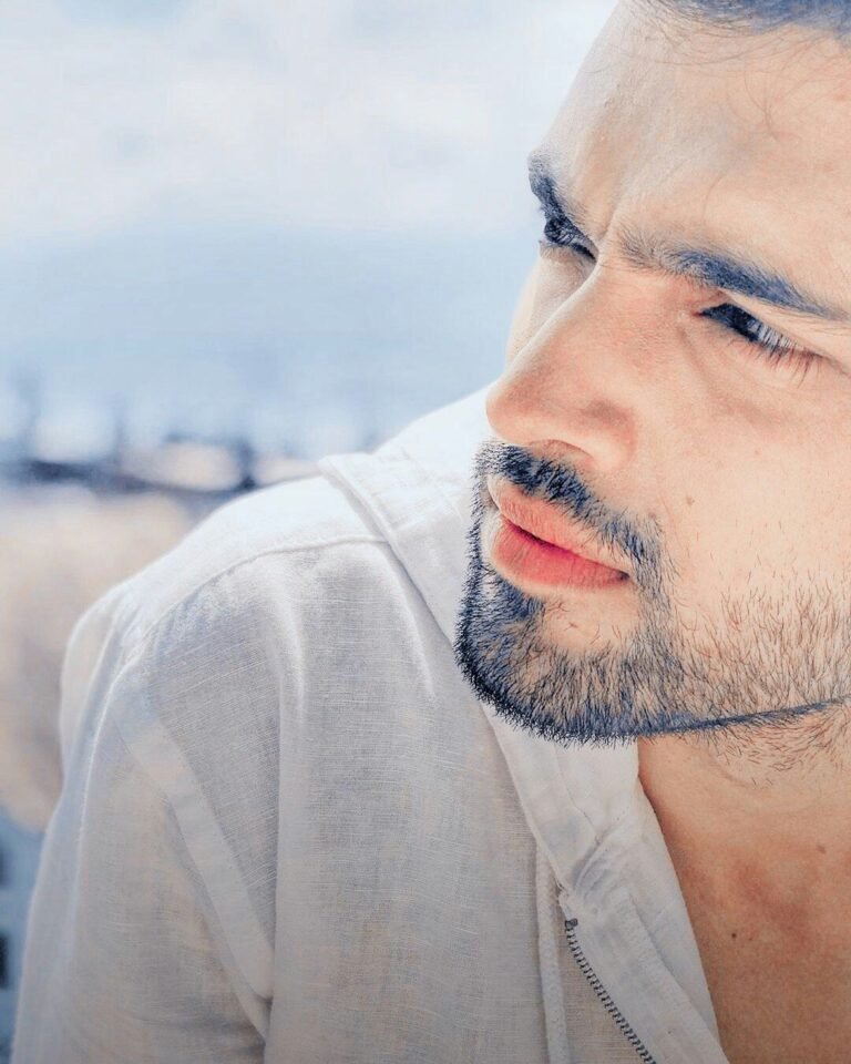 Parth Samthaan Age, Education, Net Worth, Height, Family, Girlfriend ...