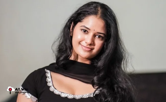 Sameera Bharadwaj Age, Height, Husband, Family, Songs, Biography In ...